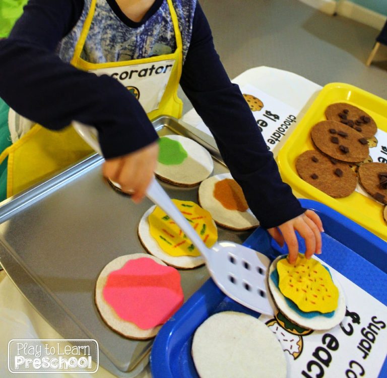 Cookies-on-Display - Play to Learn Preschool