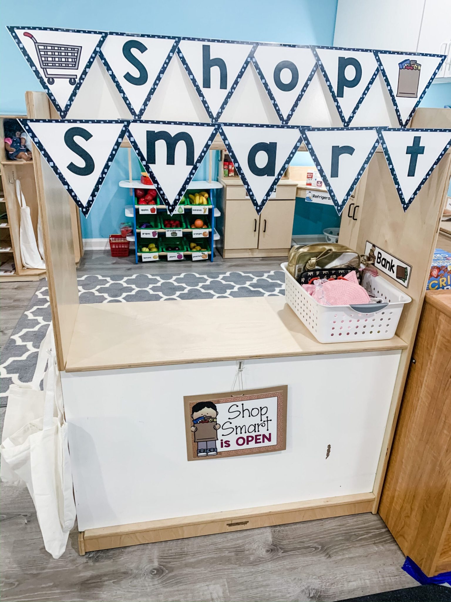 12 Preschool Dramatic Play Centers for an Entire Year of Fun - Play to ...