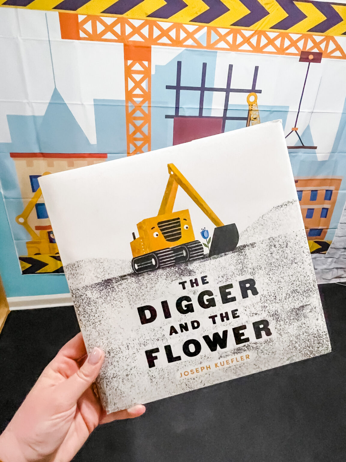 Construction Books that Preschoolers Really "Dig" - Play to Learn Preschool