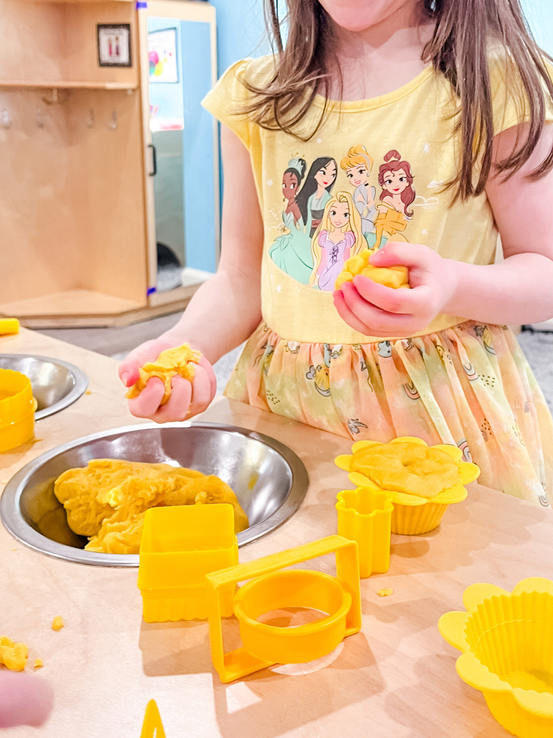 10 Invitations to Play in the Play Dough Kitchen - Play to Learn Preschool